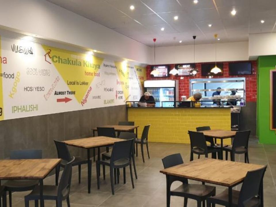 Small Fast Food Restaurants Interior Design